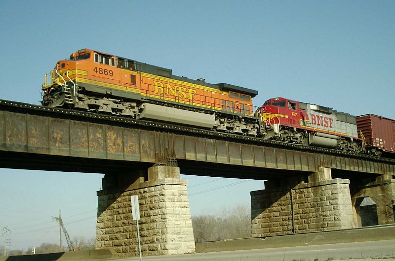 BNSF 4869 and 155